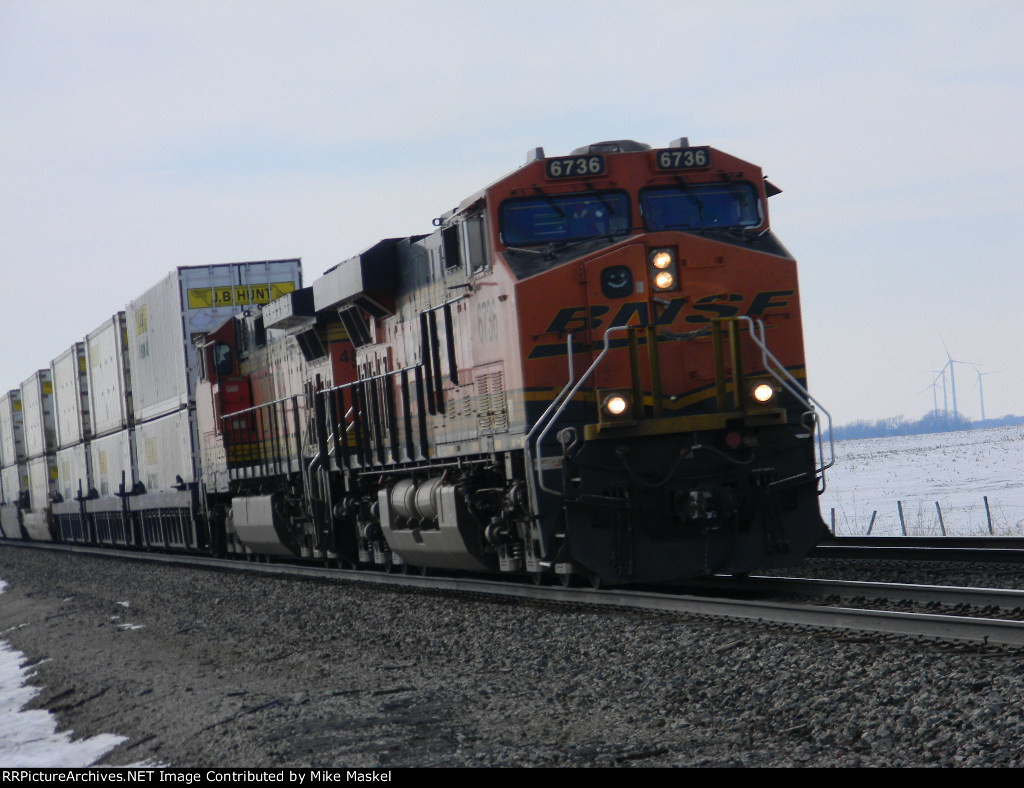 BNSF 6736